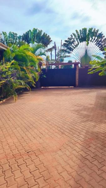 Greg J & M Suites - Kampala