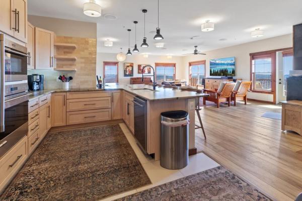 Soaring Eagle 204 Luxury Slopeside Penthouse - West Virginia