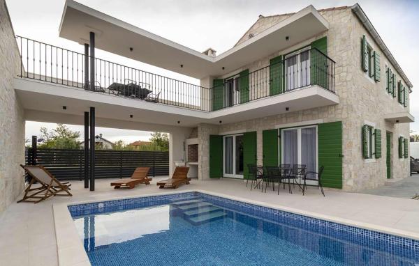 Beautiful Home In Privlaka - Privlaka