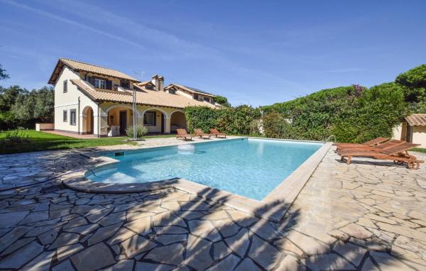 Stunning Home In Tarquinia With Private Swimming Pool, Can Be Inside Or Outside - Tarquinia