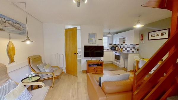 04 Strawberry Hill, Tolroy Manor - Praa Sands