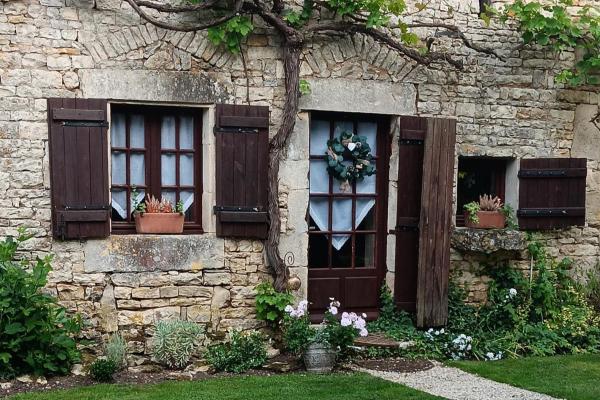 1 Bed Cottage - Sleeps 2 - Pool - Parking - Wifi - La Vallée Des Singes