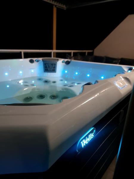 Glamour Vox Private Jacuzzi - Romantic & Relaxing Stay - Cluj-Napoca