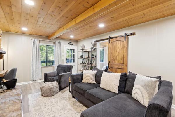Smoky View Hideaway Private Apartment - Gatlinburg, TN