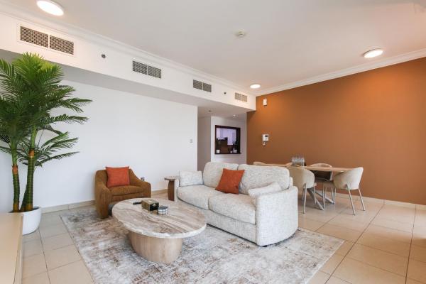 Bright 2br With Burj, Sea & City Views - Walk To Mall - Dubaj