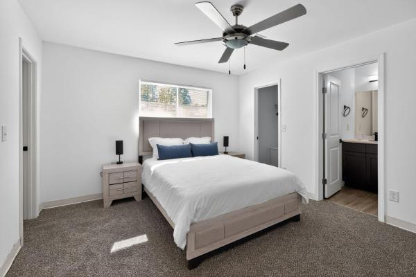 Bright, Spacious 2bd 25bt Townhome Interior - Riverdale, GA