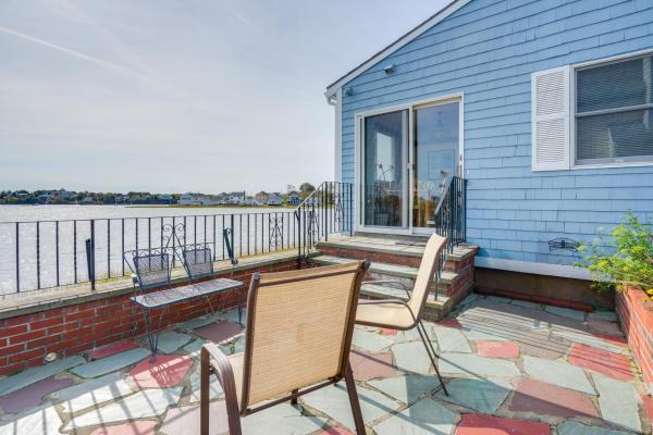 Steps To Nantasket Beach Waterfront Gem With Patio! - Boston, MA
