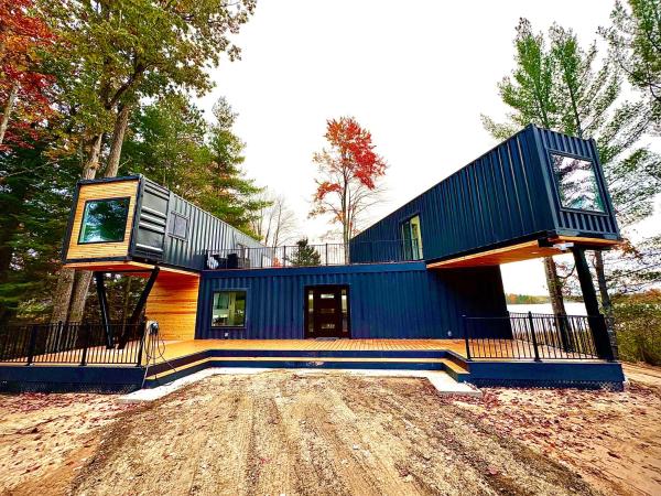 Unique 3-bed Lakefront Container Home - Tawas City, MI