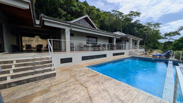 Cayo Casa Grande Modular Villa With Pool, Gym & Valley Views - Belize