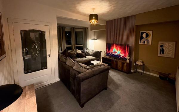 Cozy Corner-sleeps 8 Guest Entire House Glasgow Very Central - East Kilbride