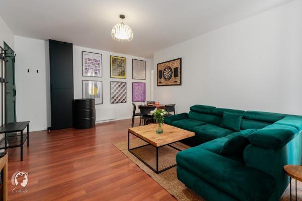 Emeraude - L'élégance Verte Du Vieux Vichy - Vichy