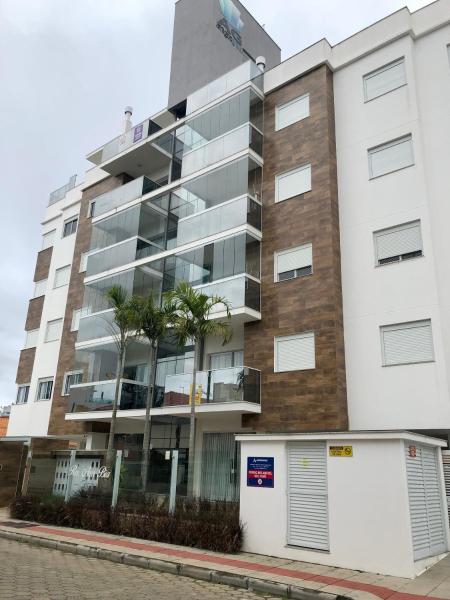 Apartamento Na Praia De Palmas à 200m Do Mar - Governador Celso Ramos