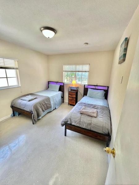 Twin Or King Bed W Bath - Miami Beach