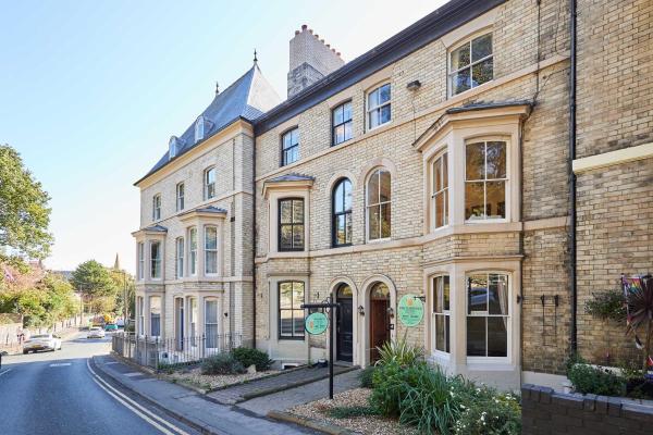 Host & Stay -The Captain's Loft - Robin Hood's Bay