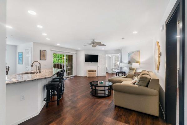 Lake Hideaway - Waterfront Condo With Resort Perks - Coney Island, MO
