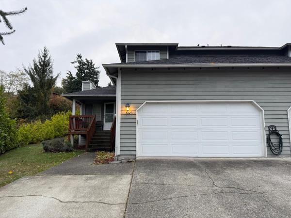 Browns Point Townhome With Office - Tacoma, WA