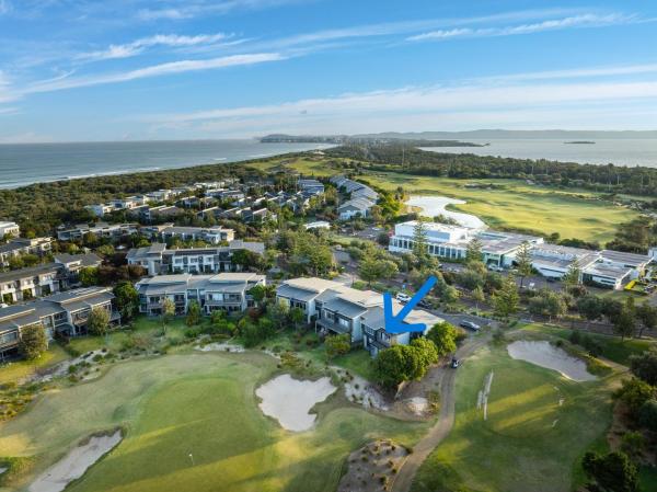 On Par At Magenta - Budgewoi