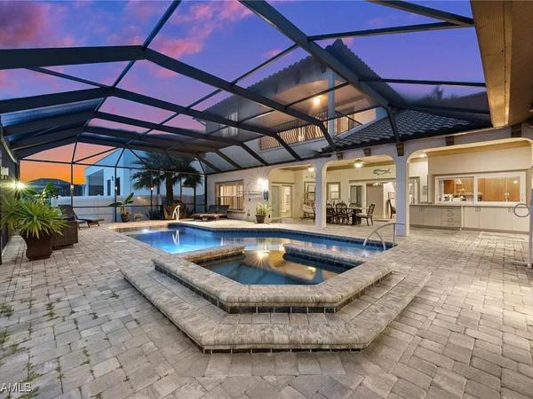 Waterfront Luxury Getaway With Pool, Spa & Game Room - Villa Miramar Retreat - Roelens - Fort Myers, FL