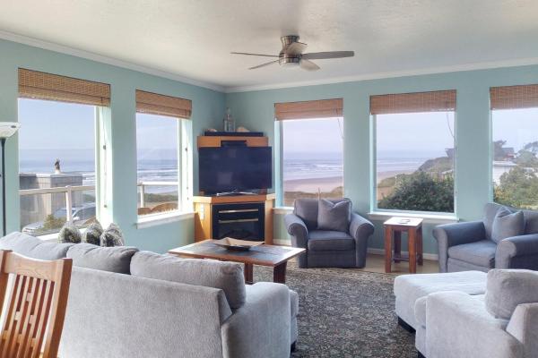Fabulous Ocean Views! Miles Of Sandy Beach! Oursandcastle - Yachats, OR