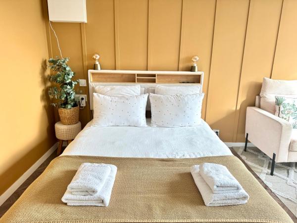 La Petite Oasis - Pour 2pers - 2km Du Centre Juno Beach Et Plage Du Débarquement - 10min à Pieds Du Centre Ville & De La Plage - Balcon - Exposition Sud - Stationnement & Wifi Gratuits - Plage de Courseulles sur Mer