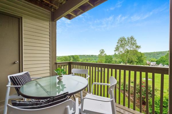 Troon Golf Bungalow - Branson - Golf Course View & On-site Amenities - Missouri