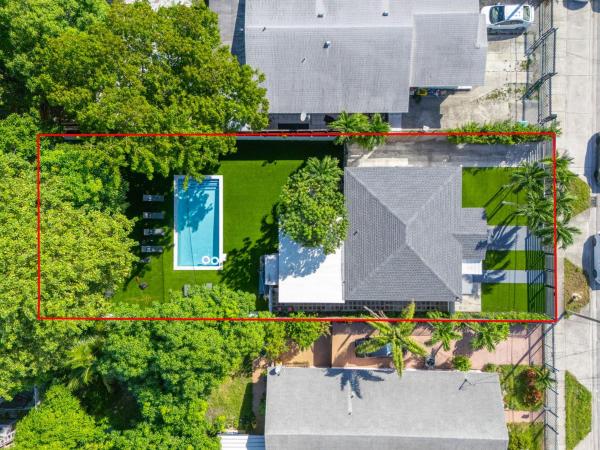 Casamia Only 10 Min To Wynwood With New Pool, Bikes, Parking And Privacy - Coral Gables, FL