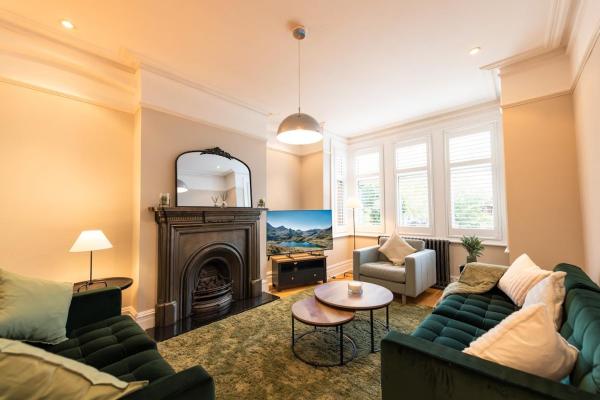 The Shakespeare -5bed 3bath - Twickenham