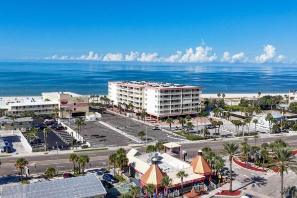 2b/1.5b - Intercoastal Views - Madeira Norte #505 - Madeira Beach, FL