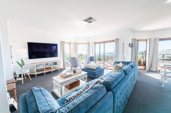 Baeview - Panoramic Group Stay Above Encounter Bay - Victor Harbor