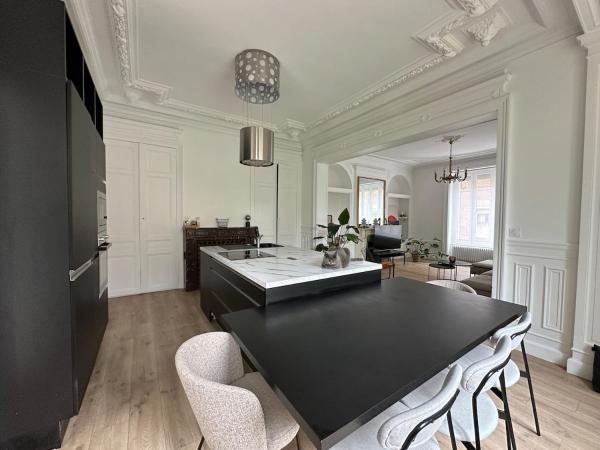 Maison Cosy Avec Jardin Privé Hypercentre Charleville-mézières à Deux Pas De La Place Ducale - Charleville-Mézières