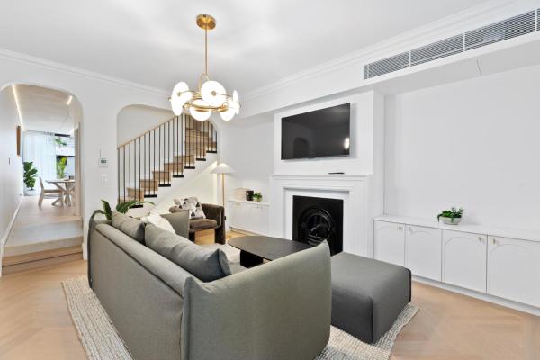 City-view Retreat With Tranquil Rooftop Spa - Sydney