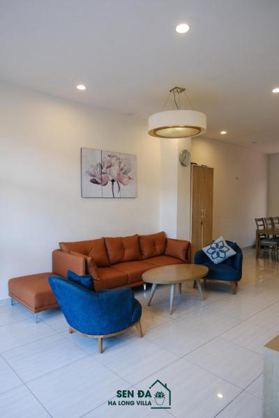 Sen Đá Villa Hạ Long - 下龍市