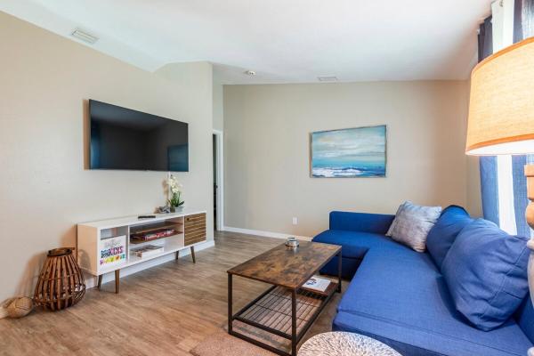 The Palm Bay Chalet - Palm Bay, FL