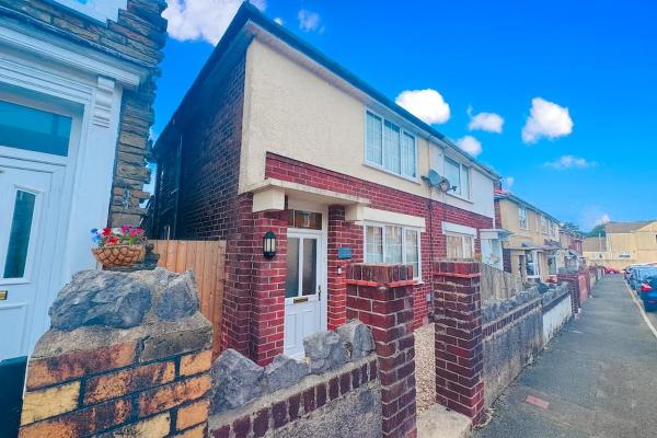 2 Beds, Entire Home, Spacious Bedrooms, Garden - Port Talbot