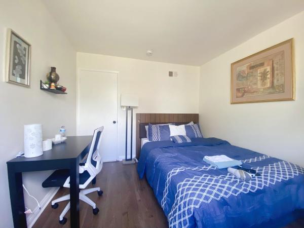Pomona Cozy Queen Bedroom - Chino, CA
