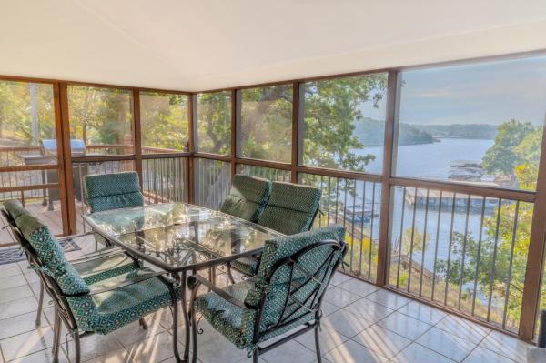 Lakefront Haven With Private Dock - Osage Beach, MO