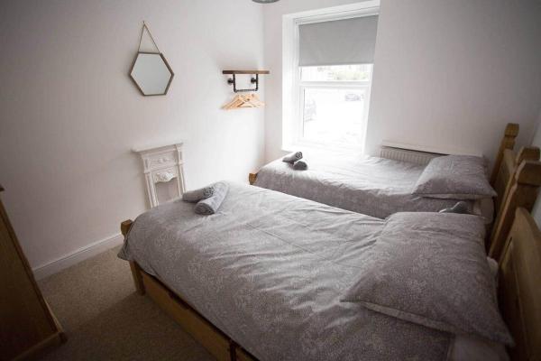 Stone's Throw // Central Newquay // Parking - Fistral Beach