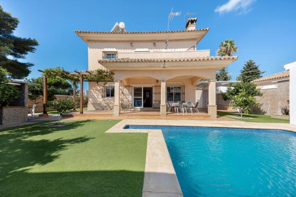 Chalet Con Piscina Privada - Cádiz