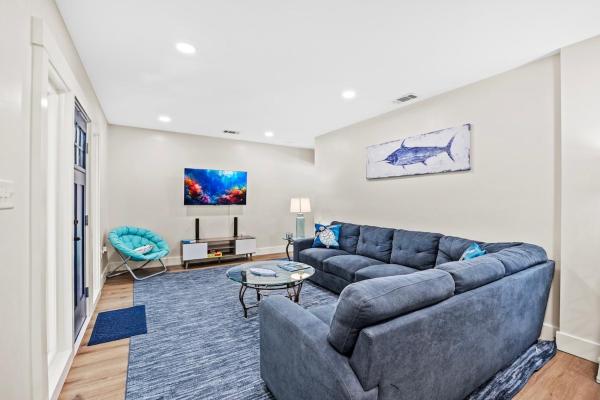 Cozy Coastal Cottage - Niceville, FL