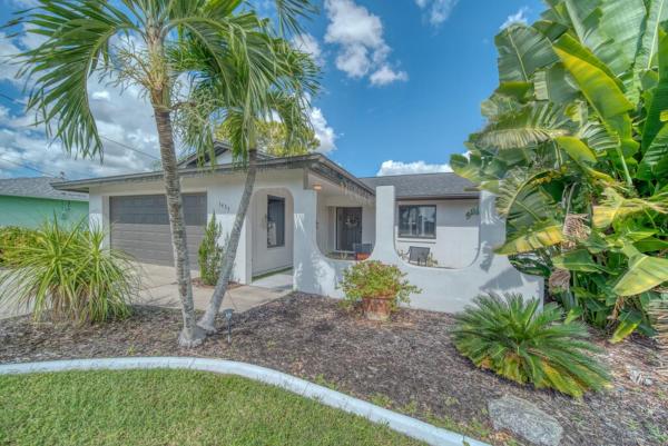 Villa With Pool Home And Outdoor Space! - Cape Coral, FL