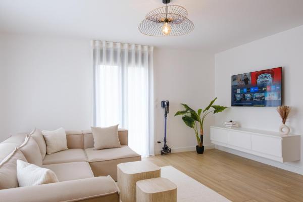 Maison Spacieuse Au Calme - Parking Privé - 8 Personnes - Lons-le-Saunier
