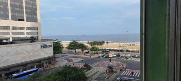 Venha Relaxar Com Vista Para O Mar De Copacabana Rua Da Praia Com Todo Conforto E Facilidade Para Sua Estadia Lado Do Próximo De Varios Restaurantes E Todo Tipo De Comercio - Copacabana
