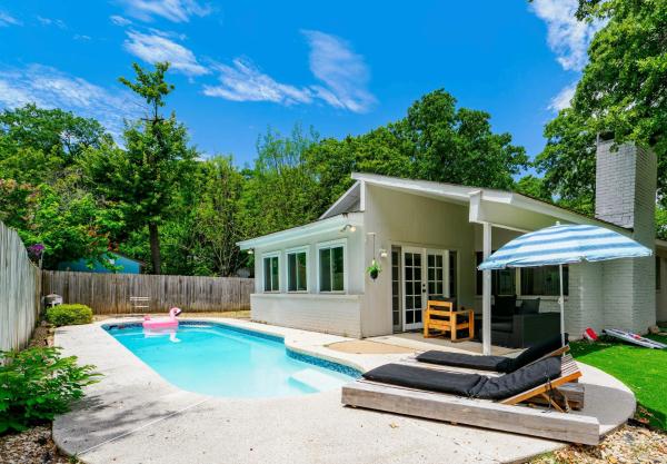 Casa Chilluxe 4br Ping Pong - Bedford, TX