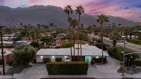 Vibrant Palm Springs Getaway W Pool Bbq Modern Design Taylor House By Avantstay - Palm Springs, CA