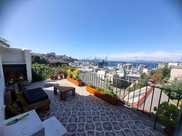 Comfortable And Family House In Cerro Alegre - Valparaíso