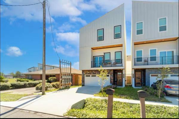 The Cozy Corner - Houston, TX