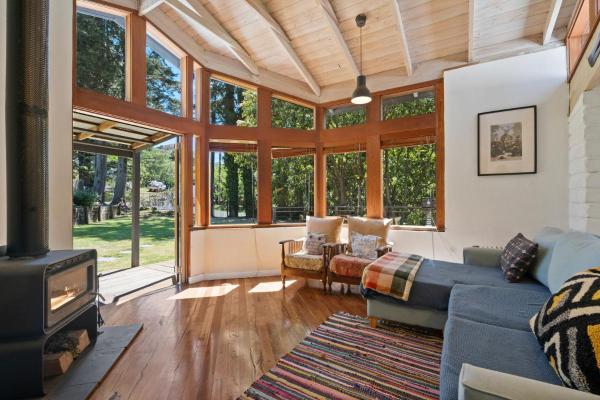 The Mud Brick House - Leura