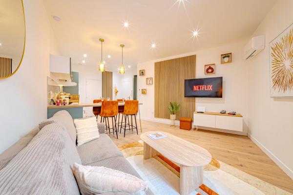 The Theater Lodge - 3stars - Theater View - City Center - Air Conditioning - 베지에