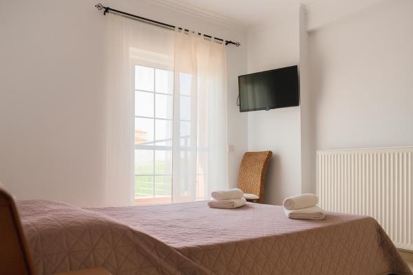 Hary's House Cozy Getaway 5 Min From The Beach - Пиргос