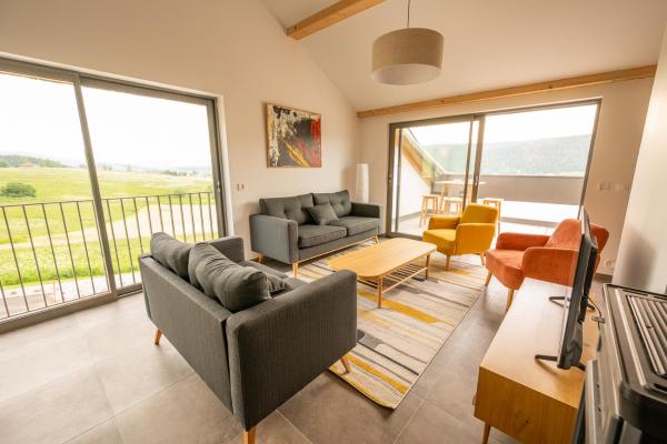 Le 240, Entre Lac Et Montagnes - Les Rousses